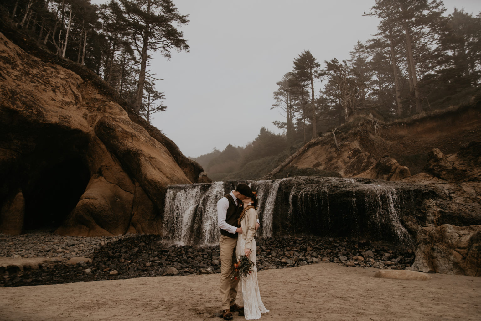Complete Guide on How to Elope in Oregon in 2024 & 2025