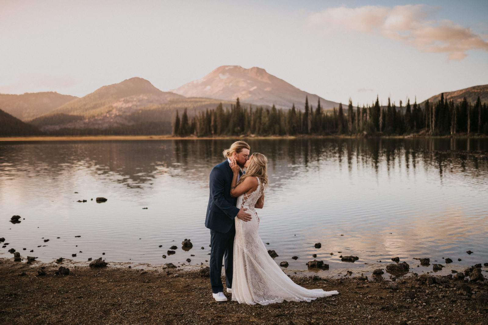 Ultimate Oregon Elopement Guide - How to Elope in Oregon in 2023 ...