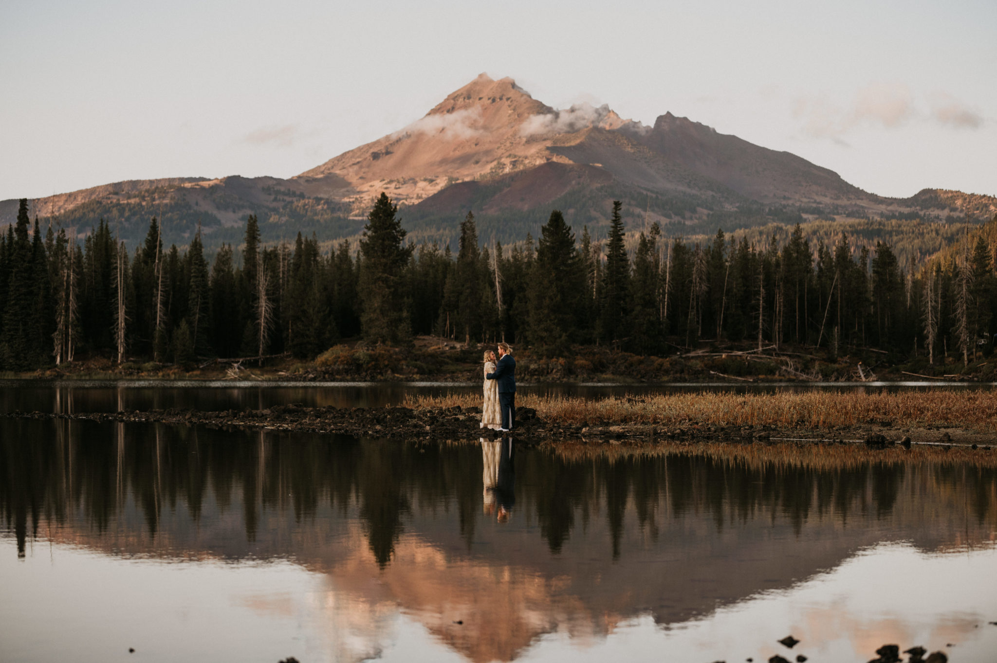 Complete Guide on How to Elope in Oregon in 2024 & 2025